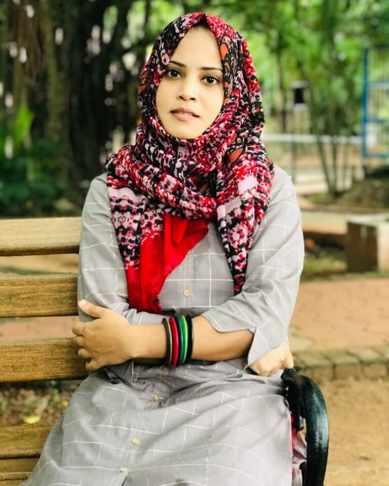 Fathima Thahiliya: A Glimpse into Her Life - Biography and 21 Beautiful ...