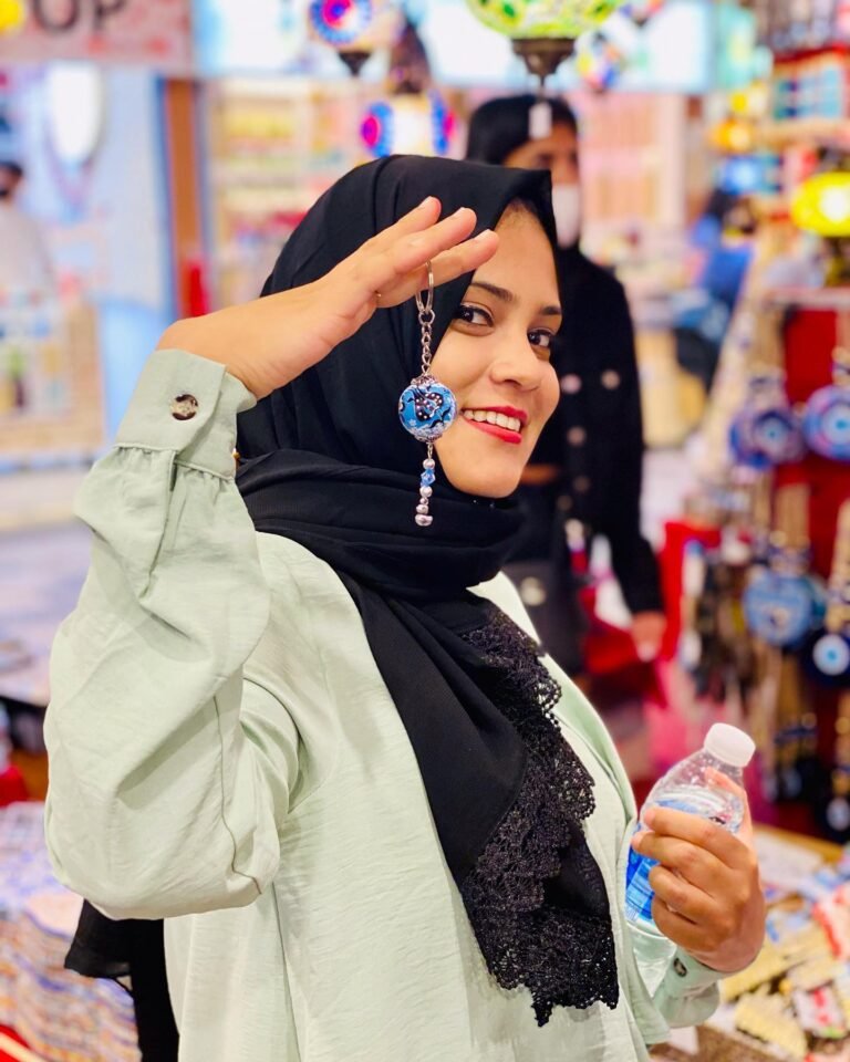 Fathima Thahiliya: A Glimpse into Her Life - Biography and 21 Beautiful ...