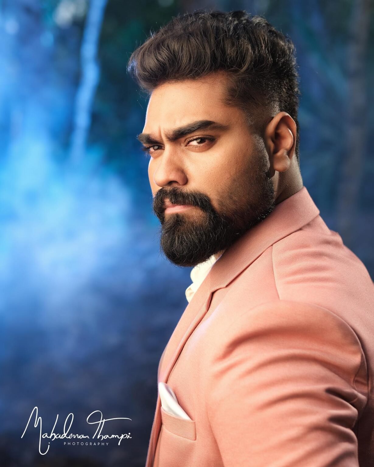 Dr. Robin Radhakrishnan: Check Out the Wiki, Age, Biography, Family ...