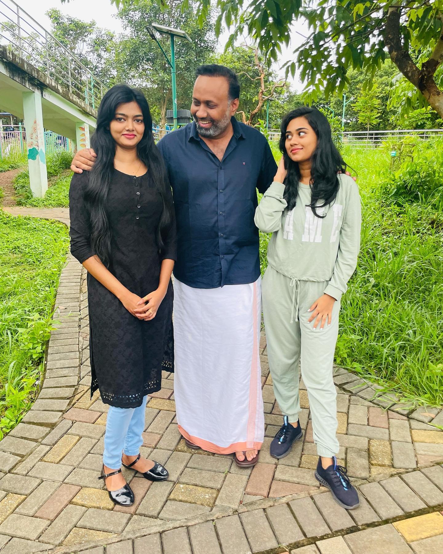 Gayathri Shanker: “Nalla Samayam” Movie Actress Wiki and 20+ Beautiful ...