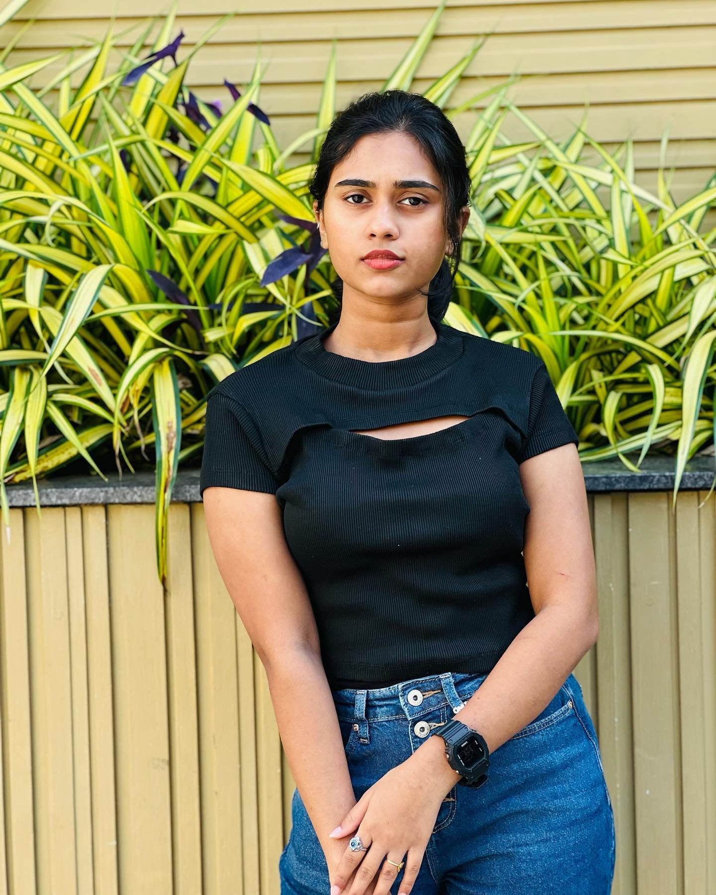 Gayathri Shanker: “Nalla Samayam” Movie Actress Wiki and 20+ Beautiful ...