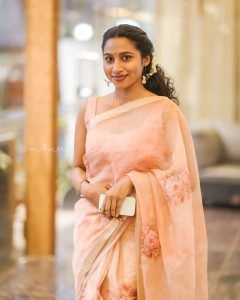 Anjana Mohan: Check Out the Wiki, Age, Biography, Family, and 30 ...